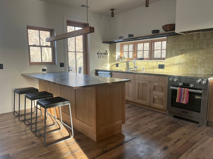 Just Available — Ready For The Holidays! - Salida, CO
