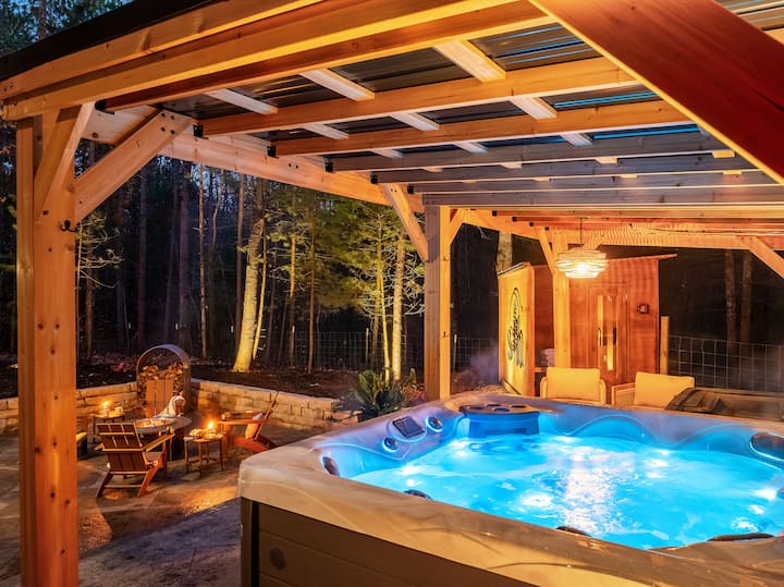 Private Spa Retreat | Sauna, Cold Plunge & Hot Tub - Interlochen, MI