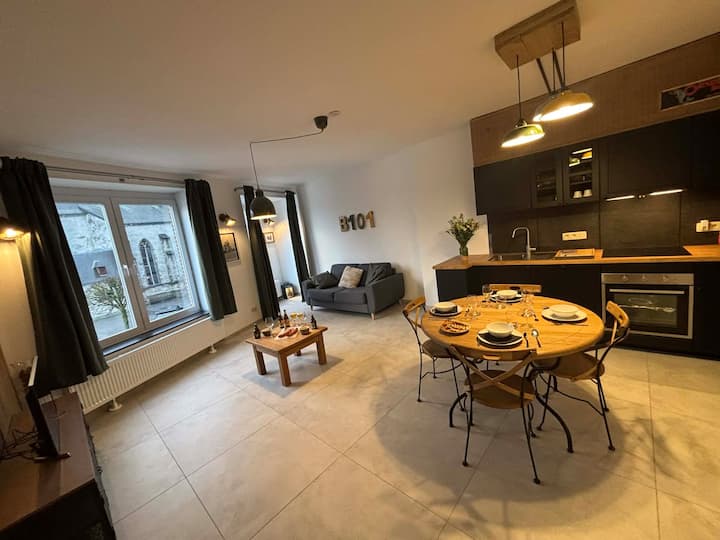 Bivouac 101- Appart. Bastogne Place Saint Pierre - Bastogne