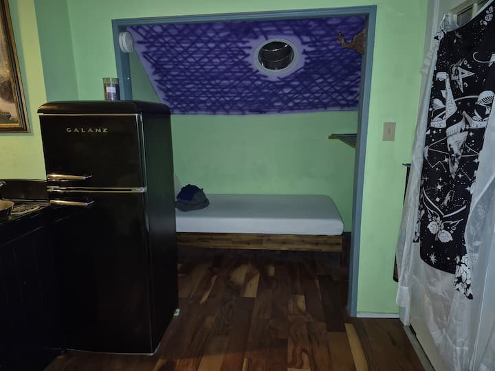 Studio Apartment In Springfield Vt. - Charlestown, NH
