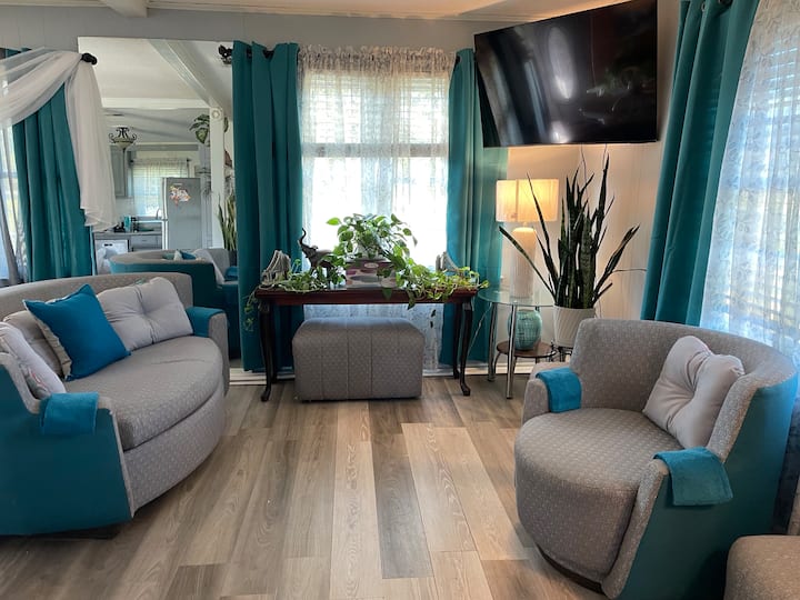 The Tea House - Wild Adventures, Valdosta