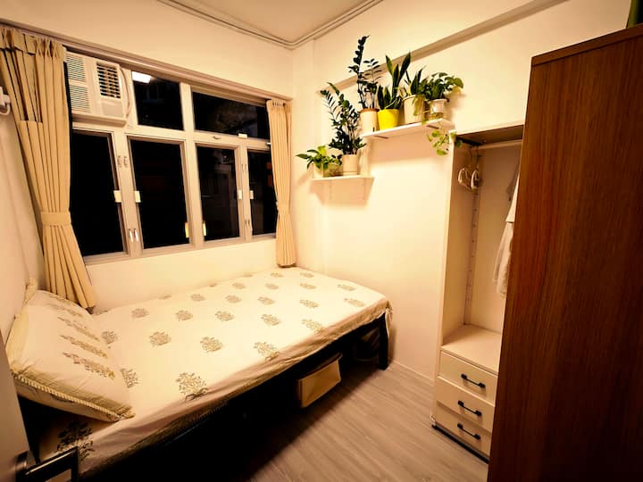 Cozy Room In 2bhk Shared Flat Kennedy Town Mtr Hku - Hong Kong