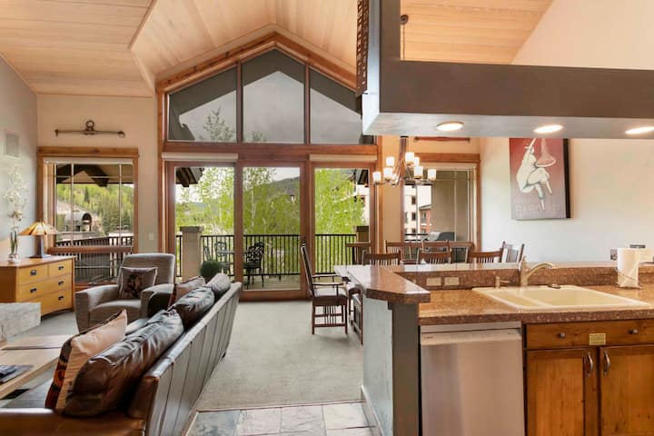 Platinum 3 Bedroom 3 Bath Condo 150 Yds To Gondola - Vail, CO