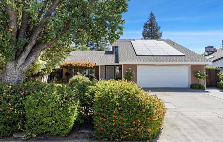 River Park Hub -3br/2ba Walk To Shopping & Dining - Fresno, CA