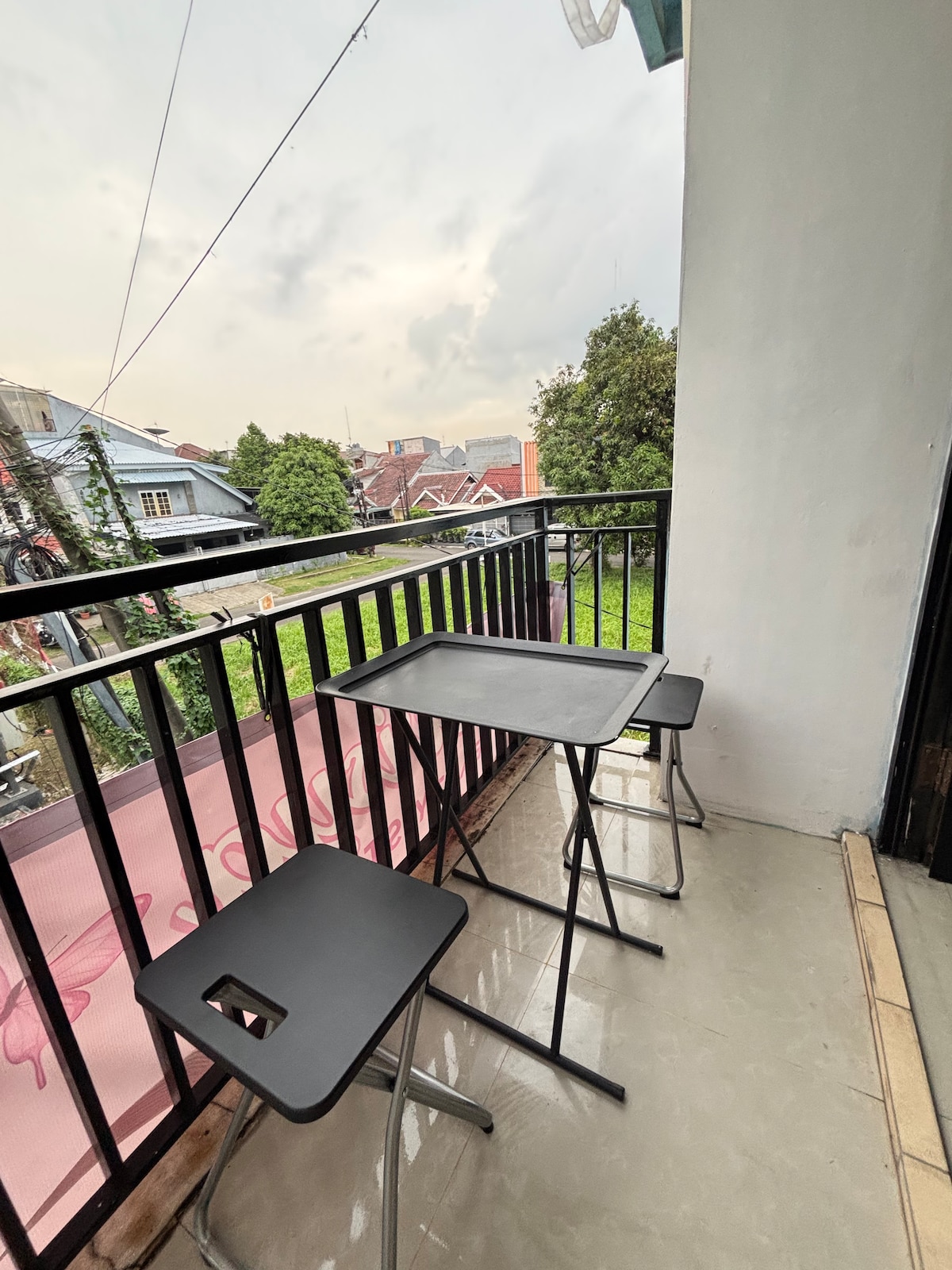 Amplia habitación King con balcón - a 9 km del aeropuerto - Casas de ...