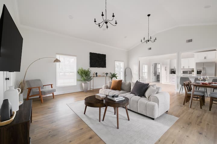 Stylish 4br/3ba Home - Savannah, GA