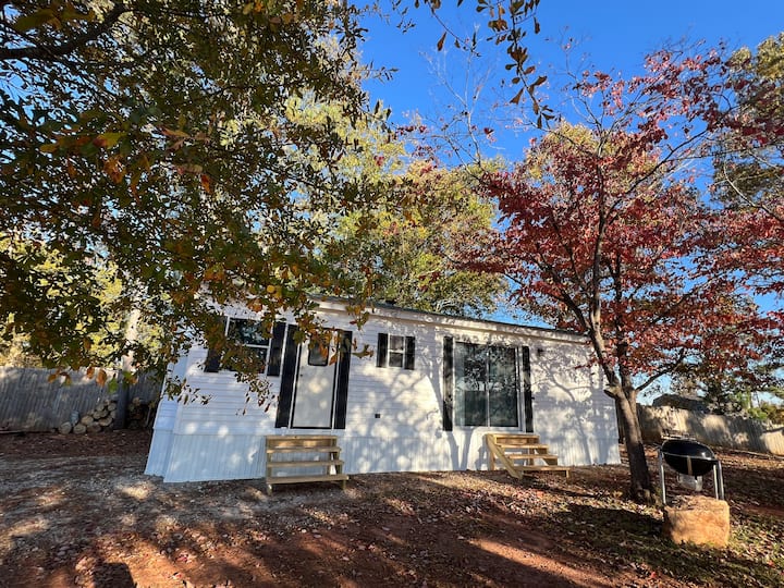 Tiny House In The Trees - Seneca, SC