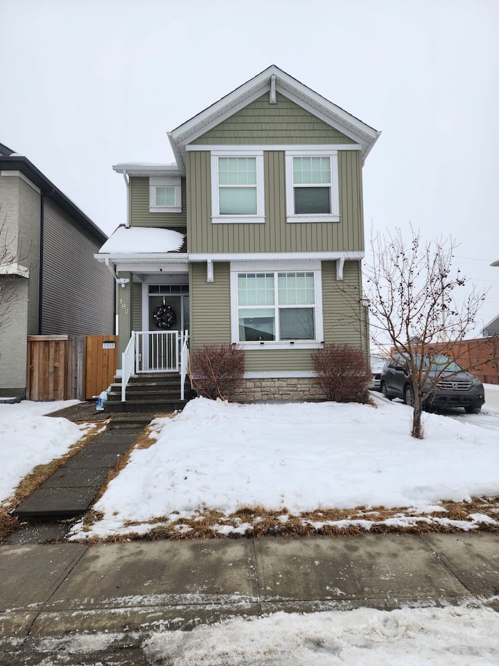 Good Location & Easy Access To Deerfoot & Stoney - Calgary