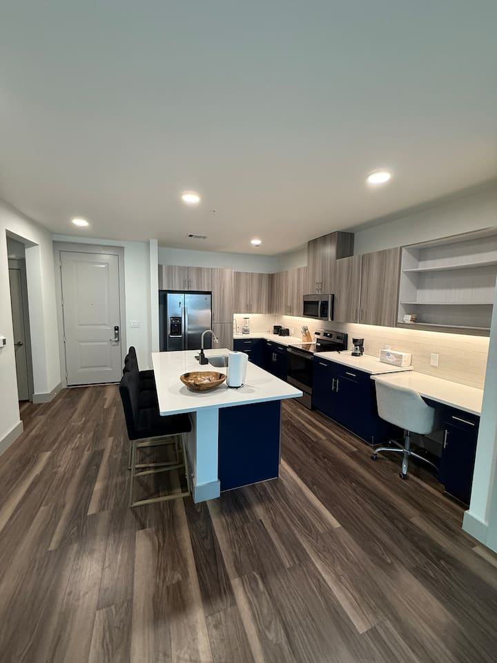 Luxury 2bd/2bth Unit In Addison - Carrollton, TX