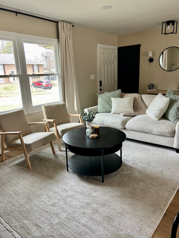 The Modern Stay - Independence, MO