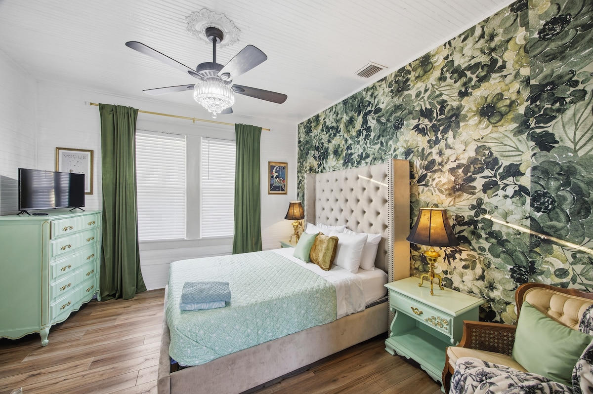 Bella Chalet Ybor! Пешеходно разстояние до 7-мо авеню. – Къщи под наем ...