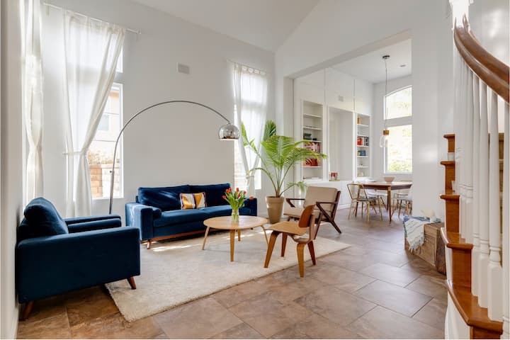 Mountain View Home With Pool & Fenced-in Yard - Santa Clarita, CA