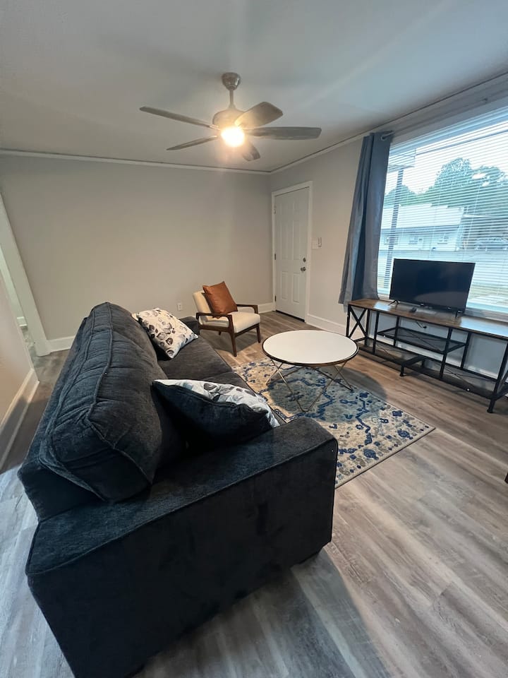 Entire Home Close To Downtown & Ft. Jackson - Columbia, SC