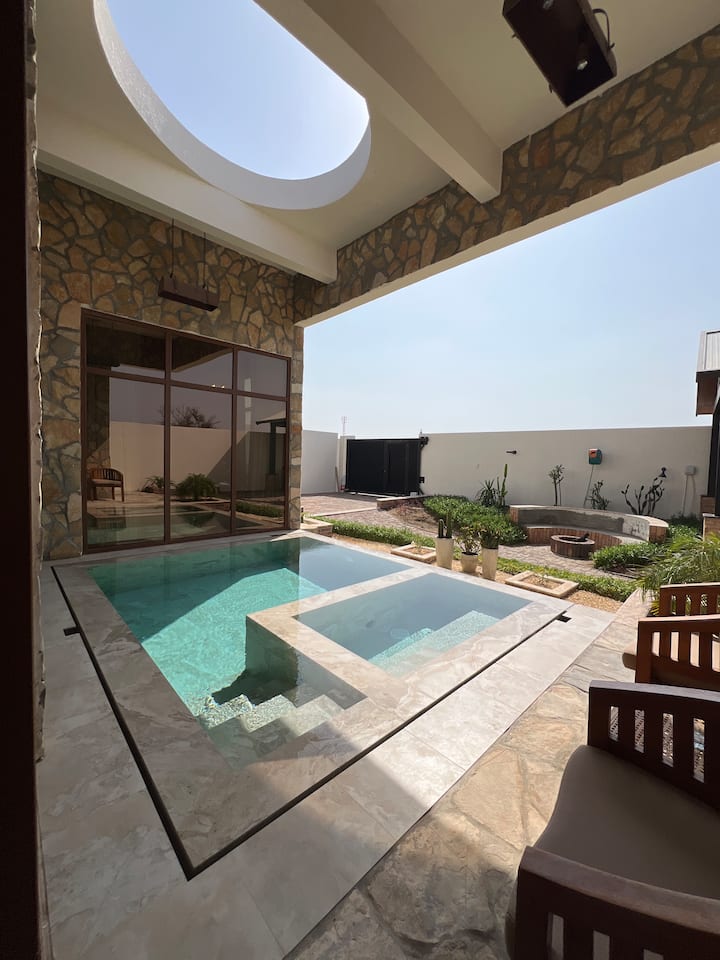 Yellowstone Chalet Smart With Infinite Pool. - Oman