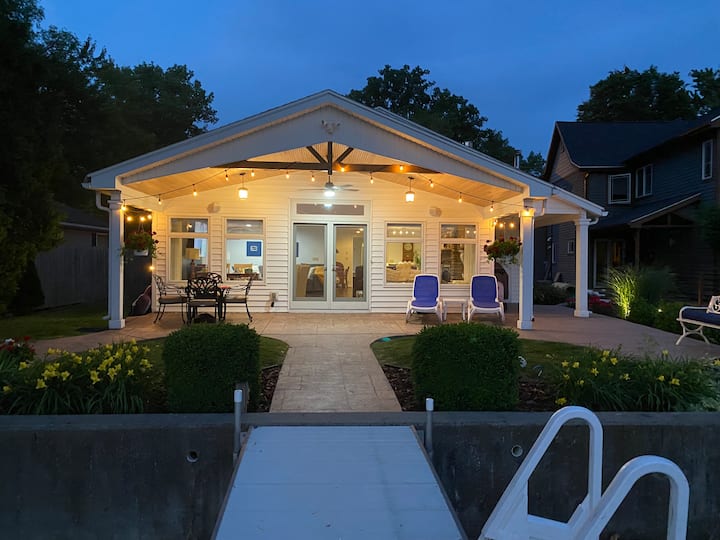 Peaceful 3-bedroom Waterfront Lakehouse On Conesus - Livonia, NY