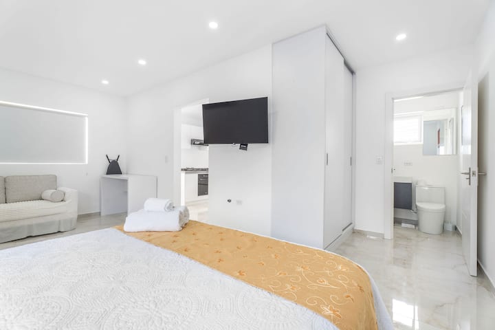 Cozy Modern 1br • Couples & Solo Travelers - Aruba