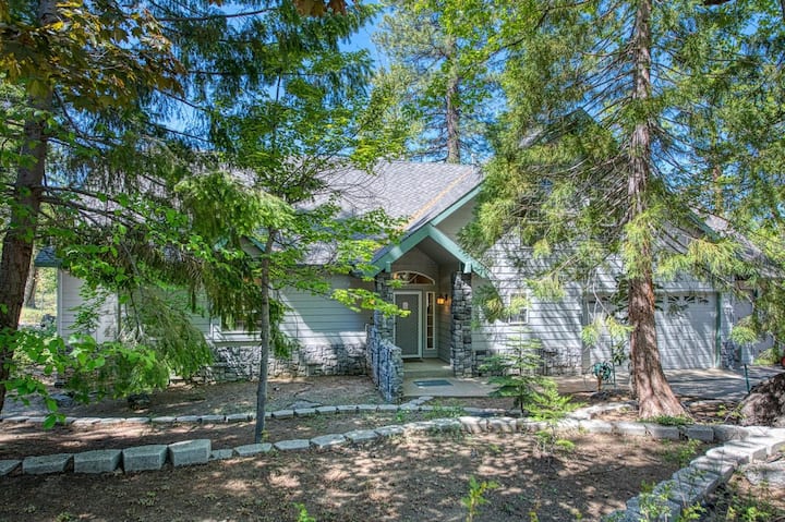 Granite Pines Cabin - Shaver Lake, CA