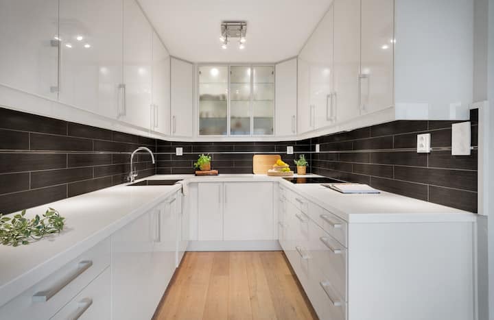 Romslig Rekkehus M/parkering – 3 Soverom Og Peis. - Bergen