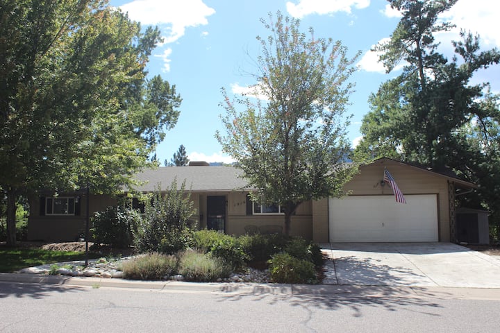 Spacious & Clean, Near Downtown Golden & Mines - Golden, CO