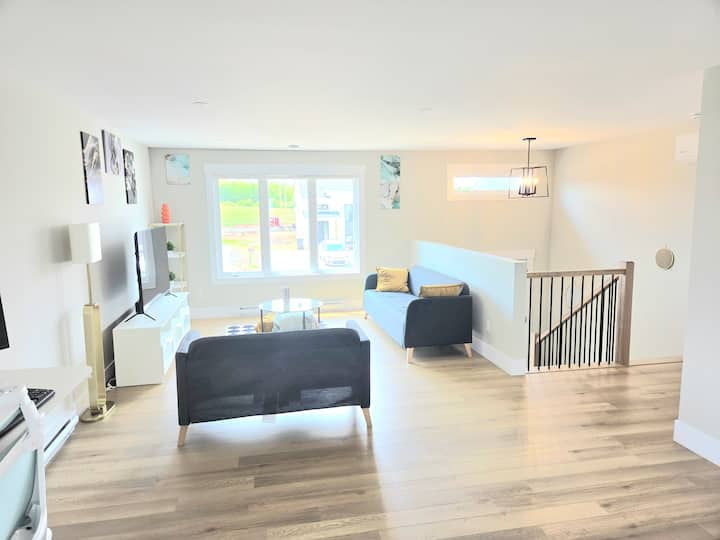 Bright Family Home – 5 Min To Moncton Airport. - Prince Edward Island