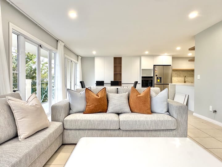 Remuera Townhouse| 4br3ba | Spa | Parking | Family - Auckland