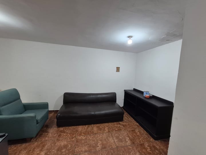 A Unos Minutos De Zona Industrial Y Av. Linconl - Monterrey