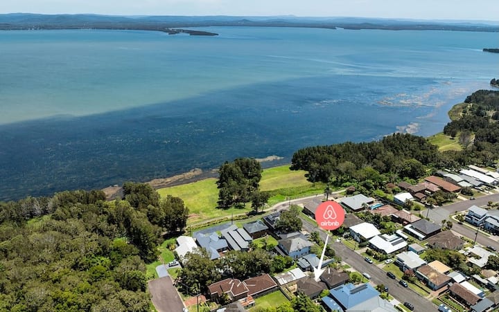 Peaceful Modern Duplex | Steps From The Lake - The Entrance
