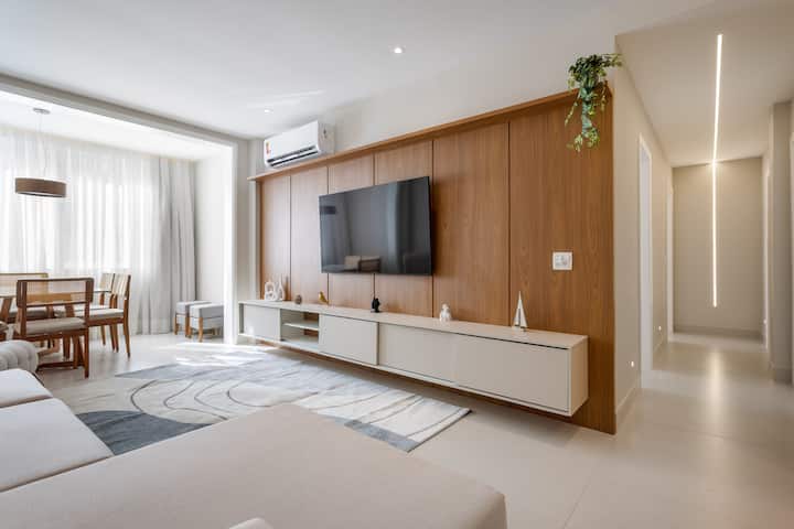 Espaçoso Apartamento Recém Reformado Em Copacabana - Ipanema