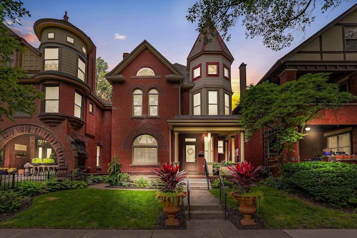 Renovated Neil Ave Victorian By Osu & Short North - Columbus, OH