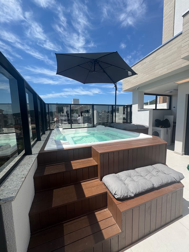 Cobertura, 3 Suítes, Jacuzzi Aquecida Em Palmas - Governador Celso Ramos