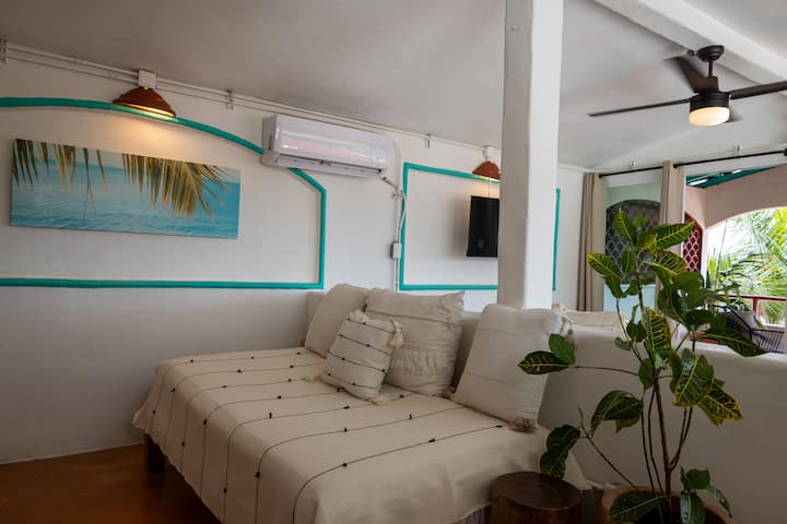 Agua Azul | King Bed + Single | Ocean View Balcony - Sayulita