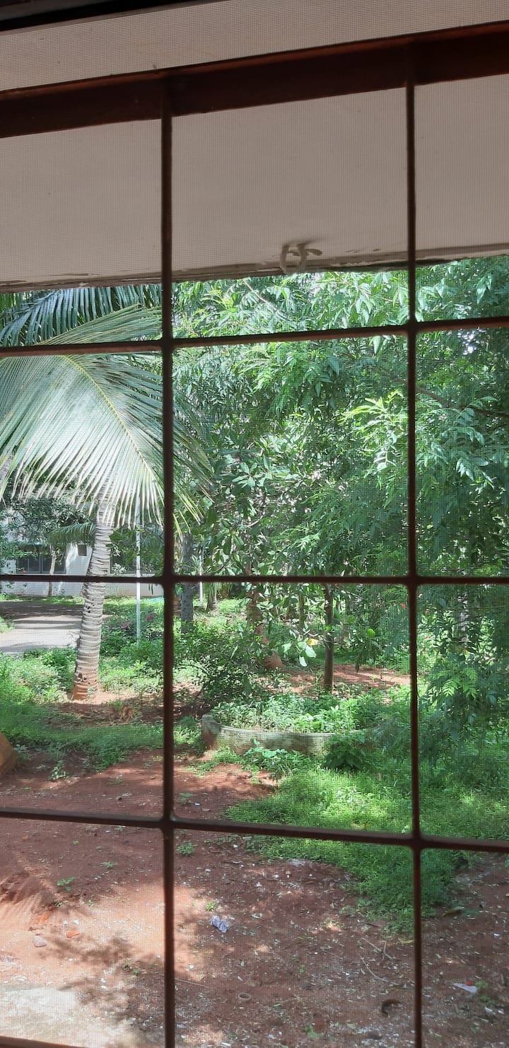 Jj Gardens Airbnb
Four Ac Bedrooms, Ensuite Shower - ナガルコイル