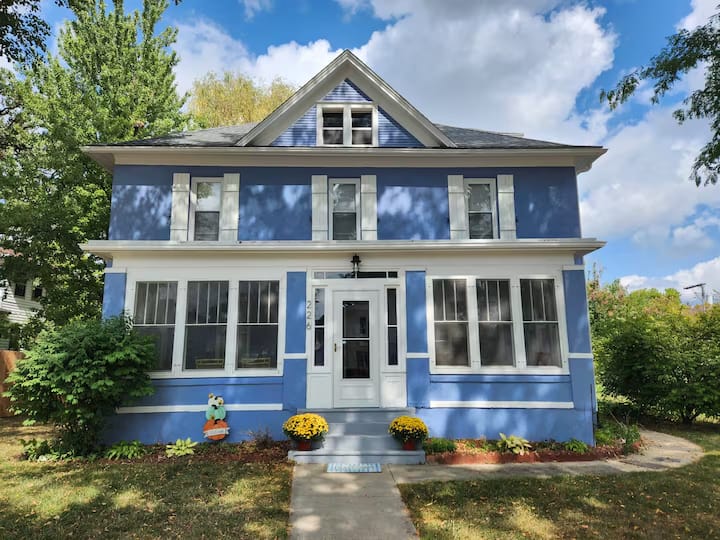 The Bluebell Manor.4 Bedrooms. Theater Room - Baraboo, WI