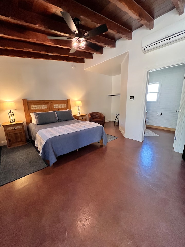 Gorgeous Private Room & Stunning Historic Property - Tucson, AZ