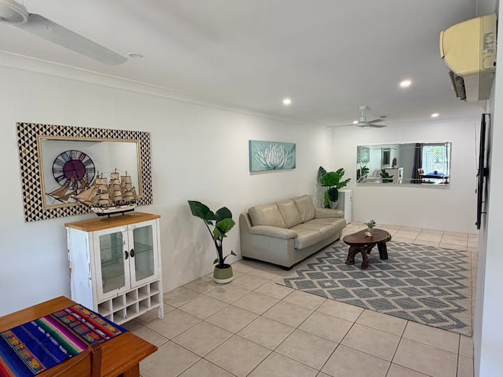 Perfect Getaway • Modern Comfort By The Coast - Alexandra Headland