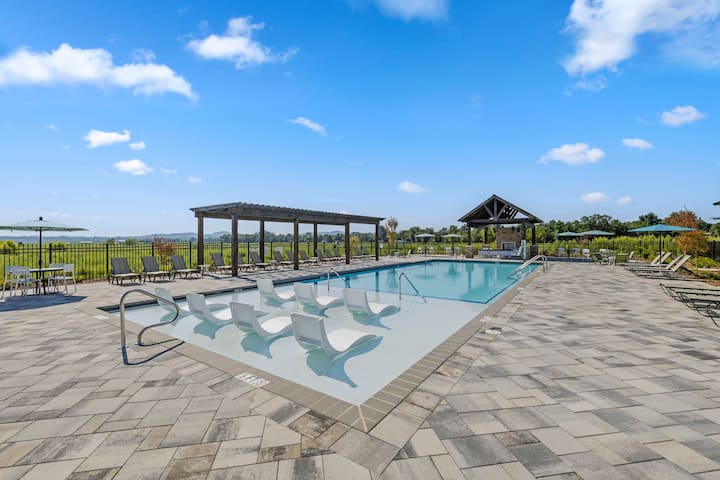 *Lux* Pool*mins To *Mission Hospital* & Mountains - Sierra Nevada