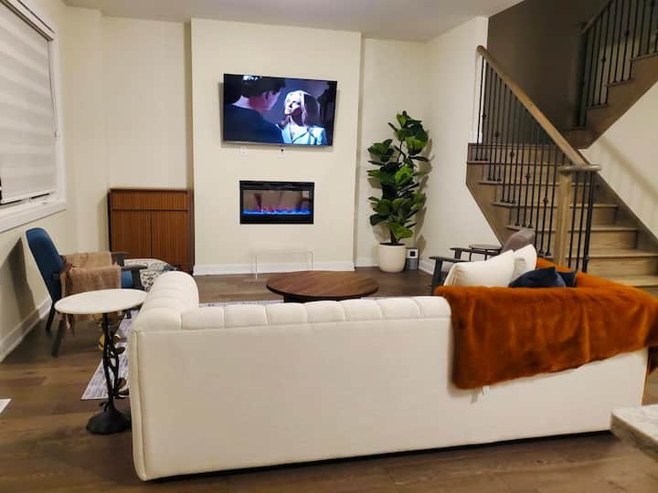 Modern Welland Home | Near Niagara Falls - Port Colborne