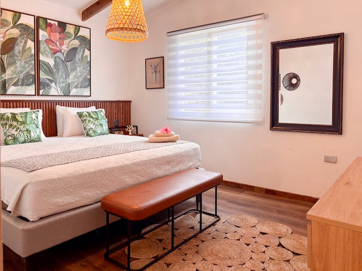 Gigante Y Hermosa Casa En Hanga Roa - Isla de Pascua