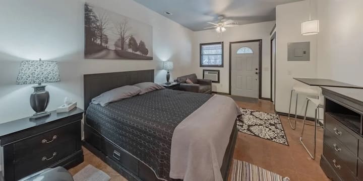 The Rainy Day Efficiency Apartment - Three Rivers, TX