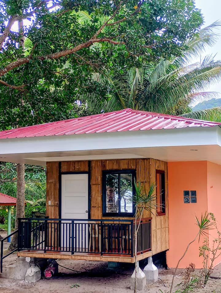 Suki Beach Resort Beachfront Cottage With Aircon - Matnog
