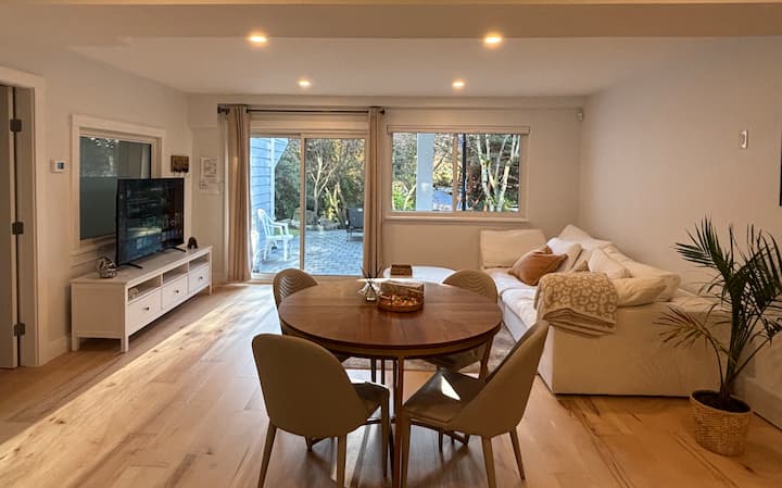 Modern Hideaway · Huge Garden · Sauna & Fireplace - Cypress Mountain