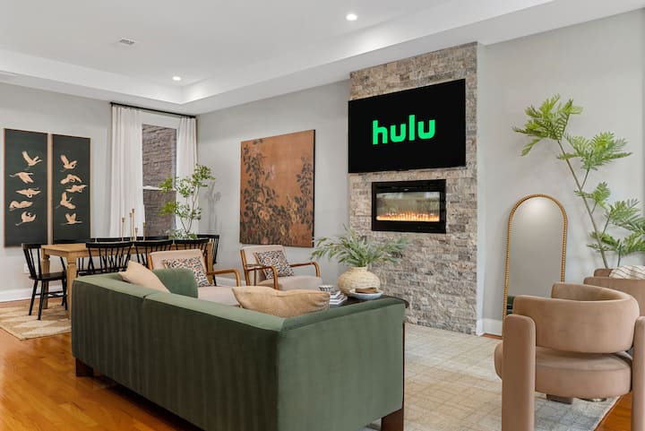 *New* Designer 5br Home | Game Room & Firepit - Washington, D.C.