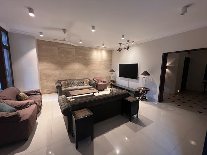 Luxe 2br Near Gulshan Youth Club | Cozy Retreat - Dhaka