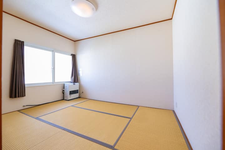 Tatami Room 201 - 札幌市