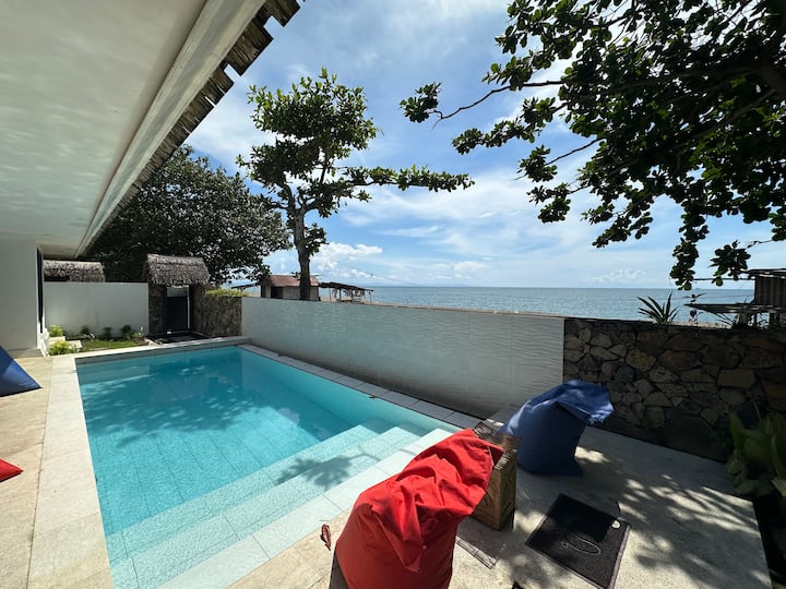 Tropical Tide: Poolside Beachfront Haven - Lombok