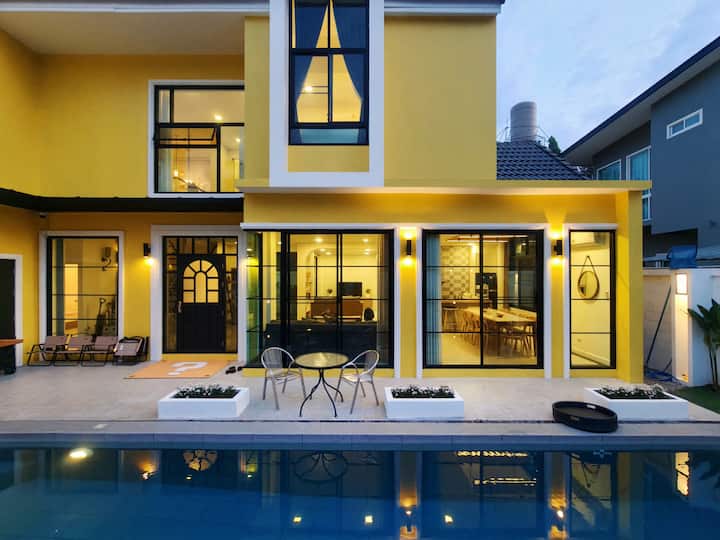 Private Pool Villa 6 Bedroom - Mellow Yellow Villa - Chiang Mai