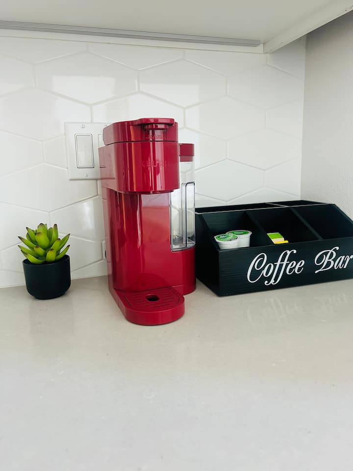 Modern Hollywood Oasis• Balcony Views•free Parking - Los Angeles, CA