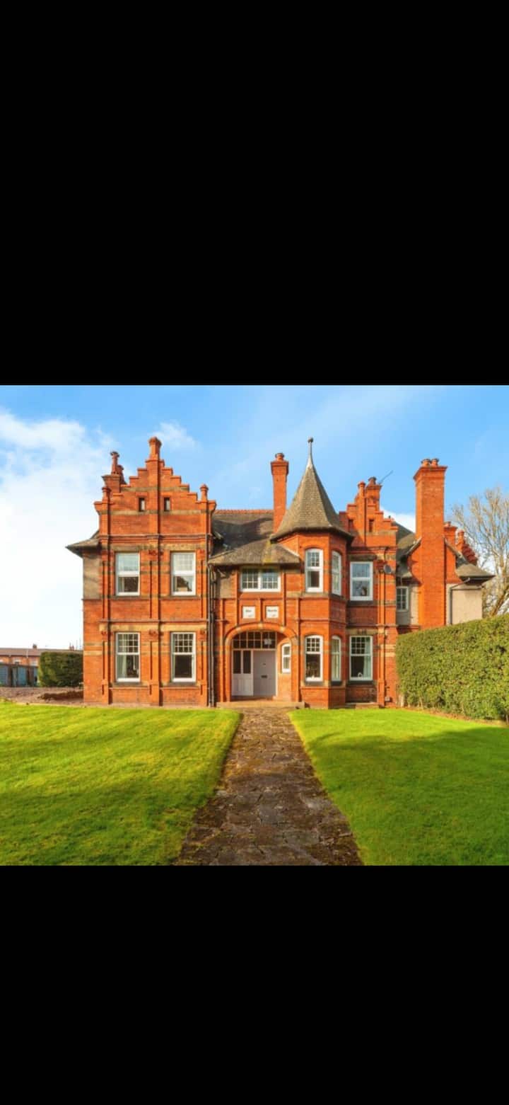 Outstanding Victorian Property - Wrexham