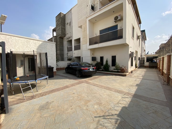 Functional Holiday Home Plus A Cook - 阿布賈