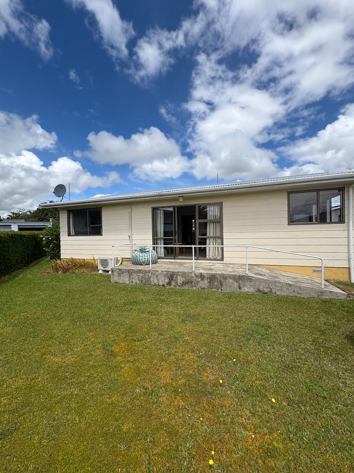 Quaint Te Anau House - Te Anau